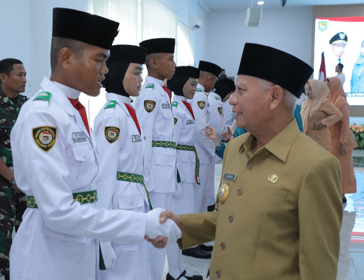 Bupati Surya Kukuhkan Paskibraka Asahan 2024 | DAILYPOST.ID